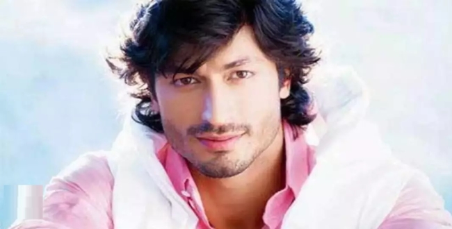 14 நாட்கள் இமயமலைப் பகுதியில் நிர்வாணமாக இருந்த பிரபல பாலிவுட் நடிகர்! - Seithipunal