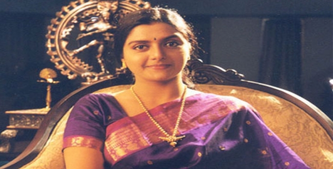 இவர் தான் நடிகை பானுப்பிரியாவின் முன்னாள் கணவரா.? வைரல் புகைப்படம் ...