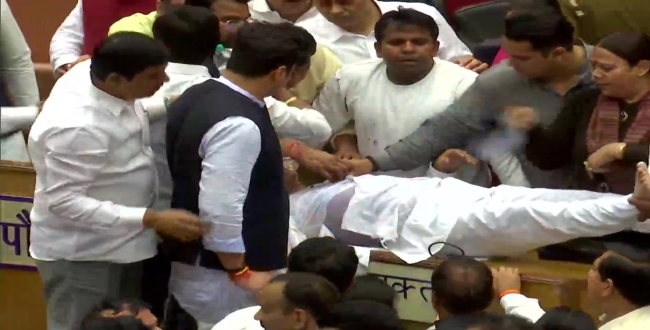 #BREAKING | டெல்லி மேயர் மீது தாக்குதல் | ஆம் ஆத்மீ vs பாஜக கவுன்சிலர்களுக்கு இடையே கடுமையான ...