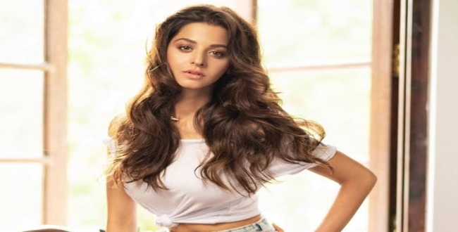 தொளதொளவென உடையில் சொக்க வைத்த வேதிகா.. இம்புட்டு அழகை எங்கம்மா வச்சீங்க.. ஏங்கிப்போன ரசிகர்கள் ...