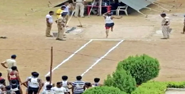 ஜார்க்கண்ட்டில் காவலர் உடற்தகுதி தேர்வில் மயங்கி விழுந்து 11 பேர் உயிரிழப்பு! போலீசார் விசாரணை ...