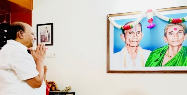 அன்னையர்களின் தியாகத்தை போற்றுவோம் - மருத்துவர் ராமதாஸ்!! - Seithipunal