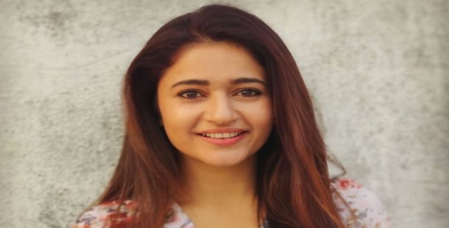 ஆயிரம் கதைகள் சொல்லும் ஒற்றை பார்வை.! பூனம் பாஜ்வா அசத்தல் புகைப்படம்.! - Seithipunal