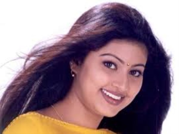 சினேகாவின் ஹாட் புகைப்படங்கள்.! - Seithipunal