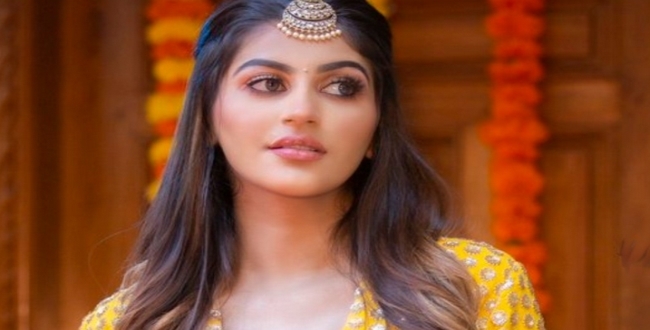 பளீர்னு உடலை காட்டி, பதறவைத்த யாஷிகா.! மிரண்டு போகும் ரசிகர்கள்.! - Seithipunal