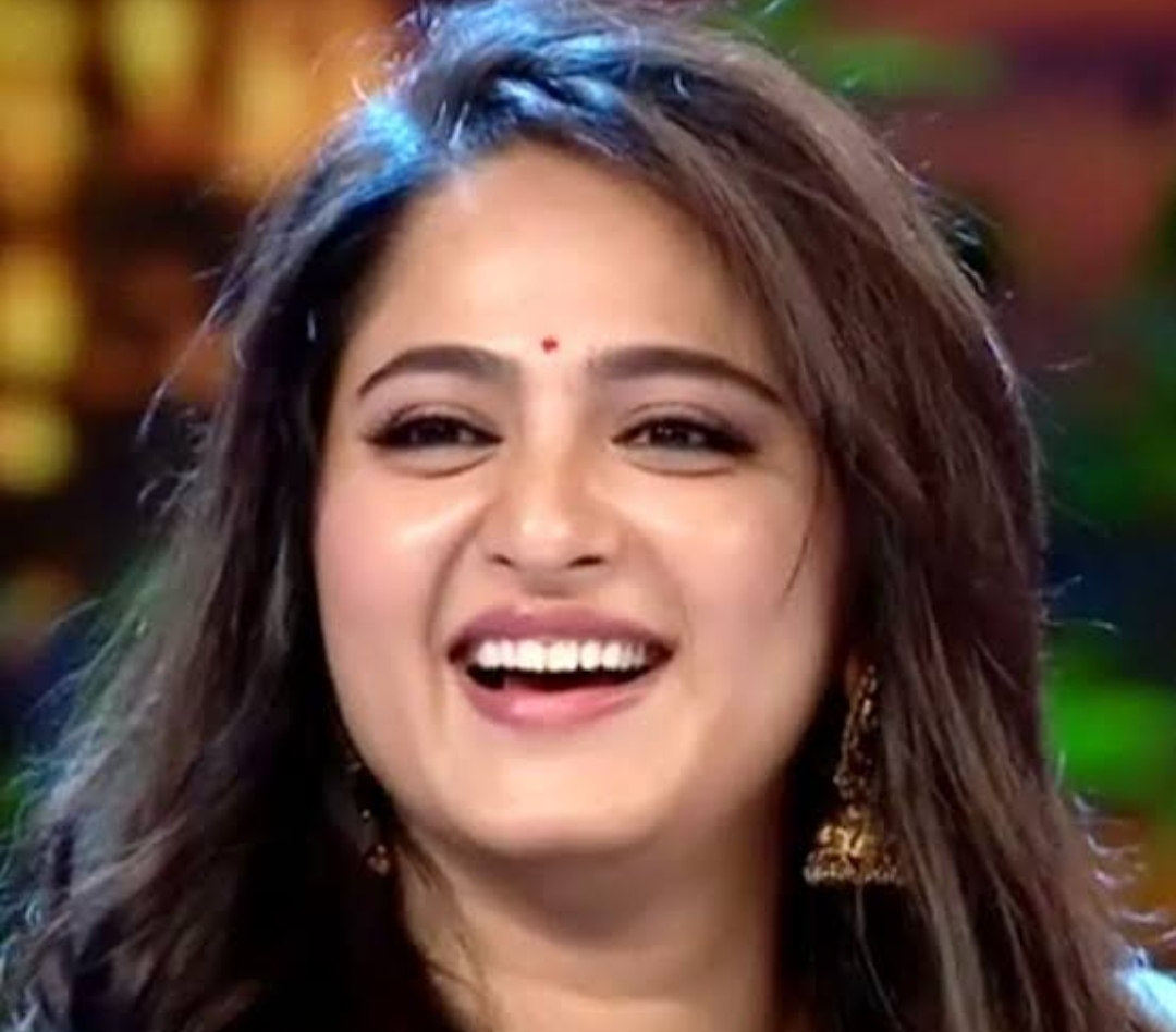 அரியவகை நோயால் அவதிப்படும் நடிகை அனுஷ்கா.. இப்படியெல்லாம் நோய் இருக்கா? - Seithipunal