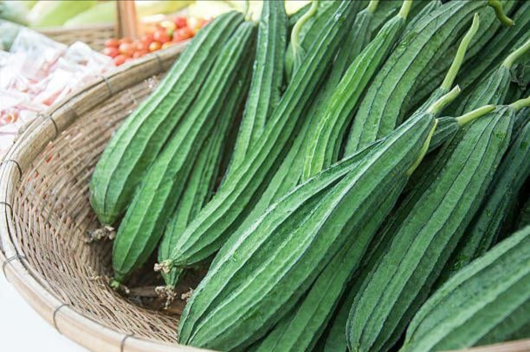 கல்லீரல் பிரச்சனையா? பீர்க்கங்காய் சாப்பிடுங்க! - Seithipunal