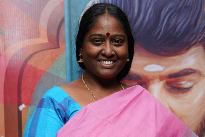 தொலைக்காட்சி நிகழ்ச்சியில் கதறிய பிரபல நடிகை.!! - Seithipunal