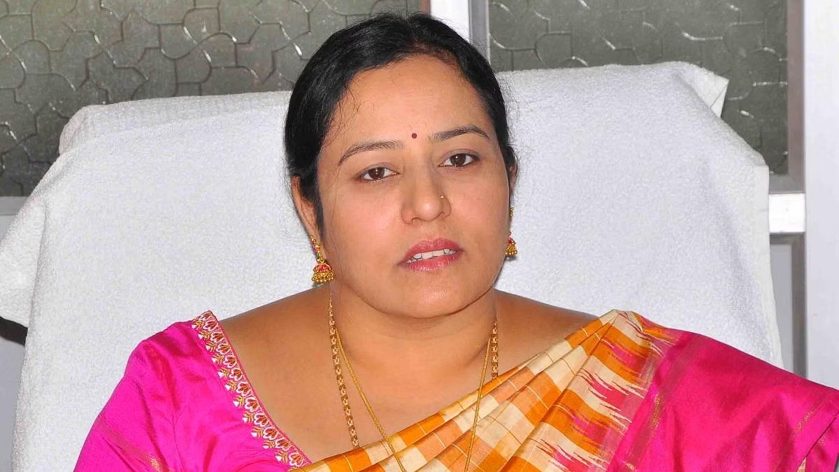 தலைமறைவான ரேவண்ணா மனைவி - வீட்டிலேயே முகாமிட்டு அதிகாரிகள் - நடக்க ...