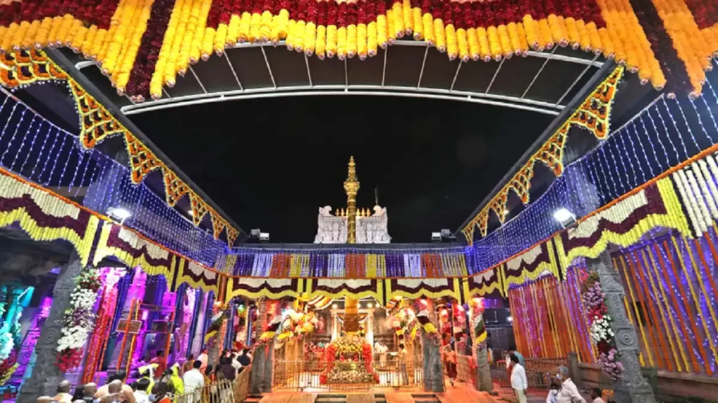 வைகுண்ட ஏகாதேசி : திருப்பதியில் சொர்க்கவாசல் திறப்பு.! - Seithipunal