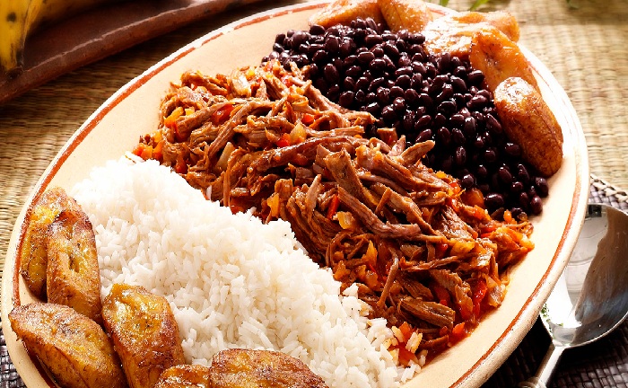 வெனிசுவேலாவின் தேசிய ருசி: நிறங்களும் சுவைகளும் பொங்கும் Pabellon ...